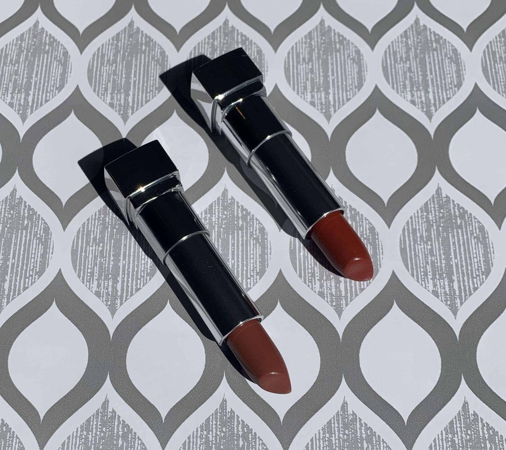 Maybelline Color Sensational Lipstick Swatches (Brick Beat, Crazy for ...